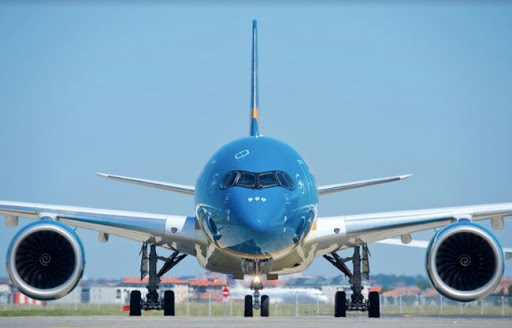 Đưa hơn 240 công dân Việt Nam từ Singapore về nước