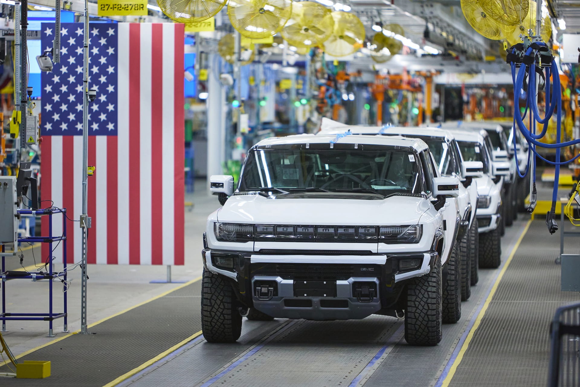 GMC Hummer EV sẽ tạm ngừng sản xuất