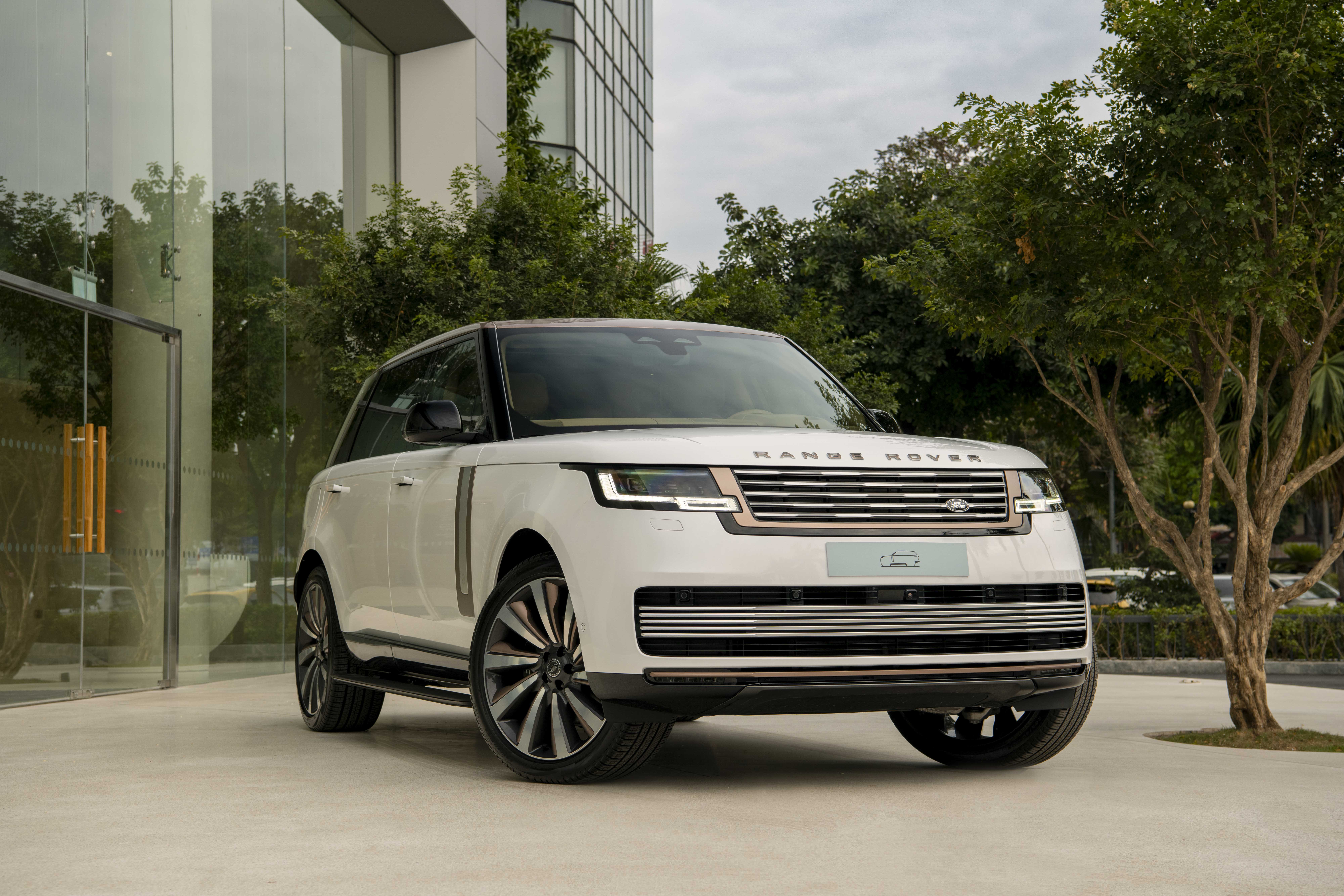 Range Rover SV chính thức ra mắt tại thị trường Việt Nam